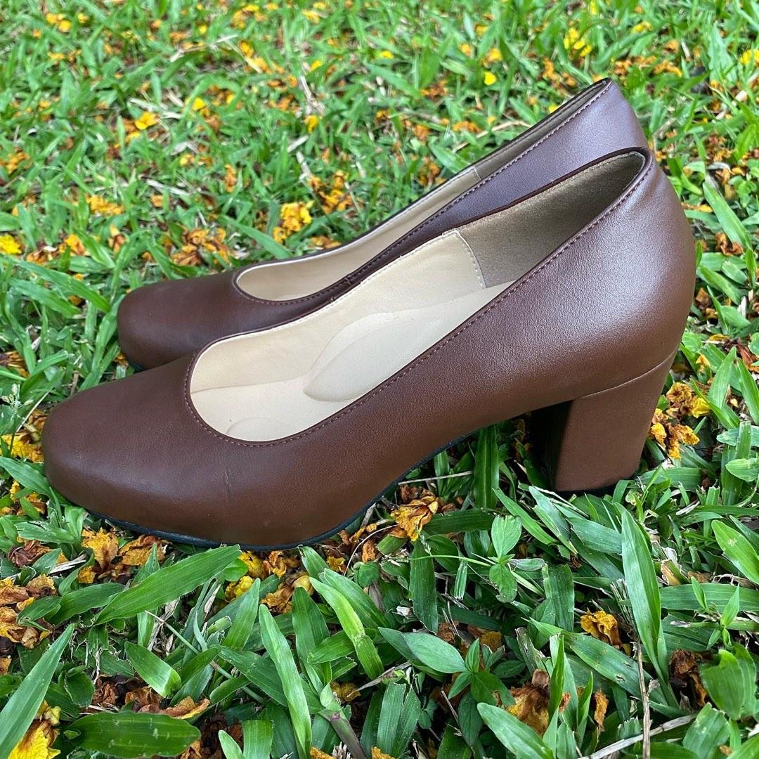 Angel & Kelly Pumps, Women's Fashion, Footwear, Heels on Carousell