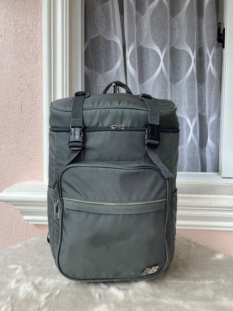 Authentic New Balance Cube Padded Backpack in Gray, Women's Fashion ...