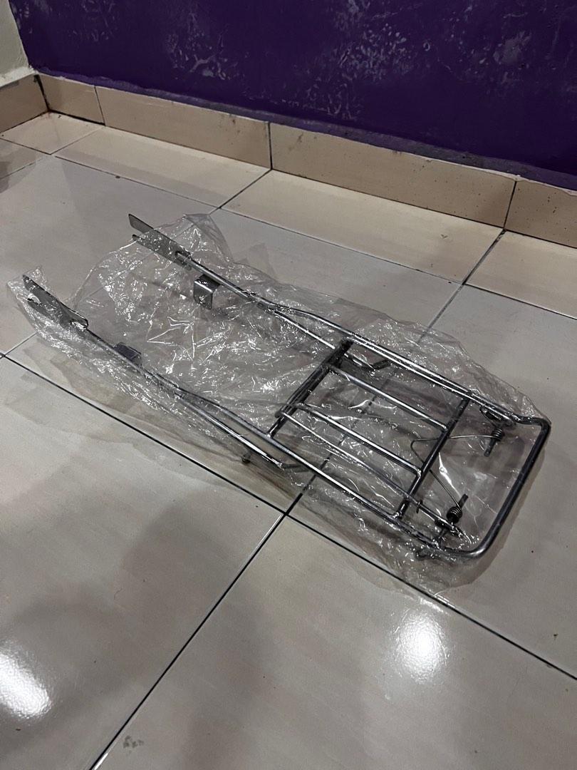 C70 REAR RACK KEPIT HONDA, Motorbikes on Carousell