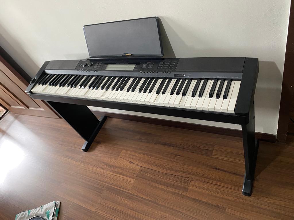 Casio CDP-200R Electronic keyboard, Hobbies & Toys, Music & Media ...