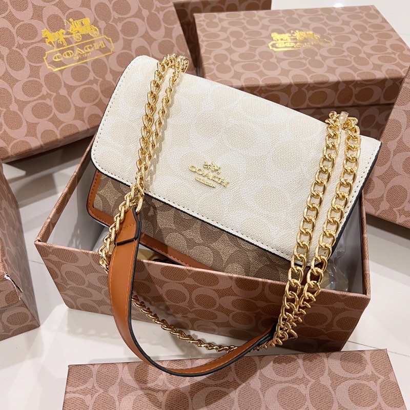 Coach Signature, Olshop Fashion, Olshop Wanita di Carousell