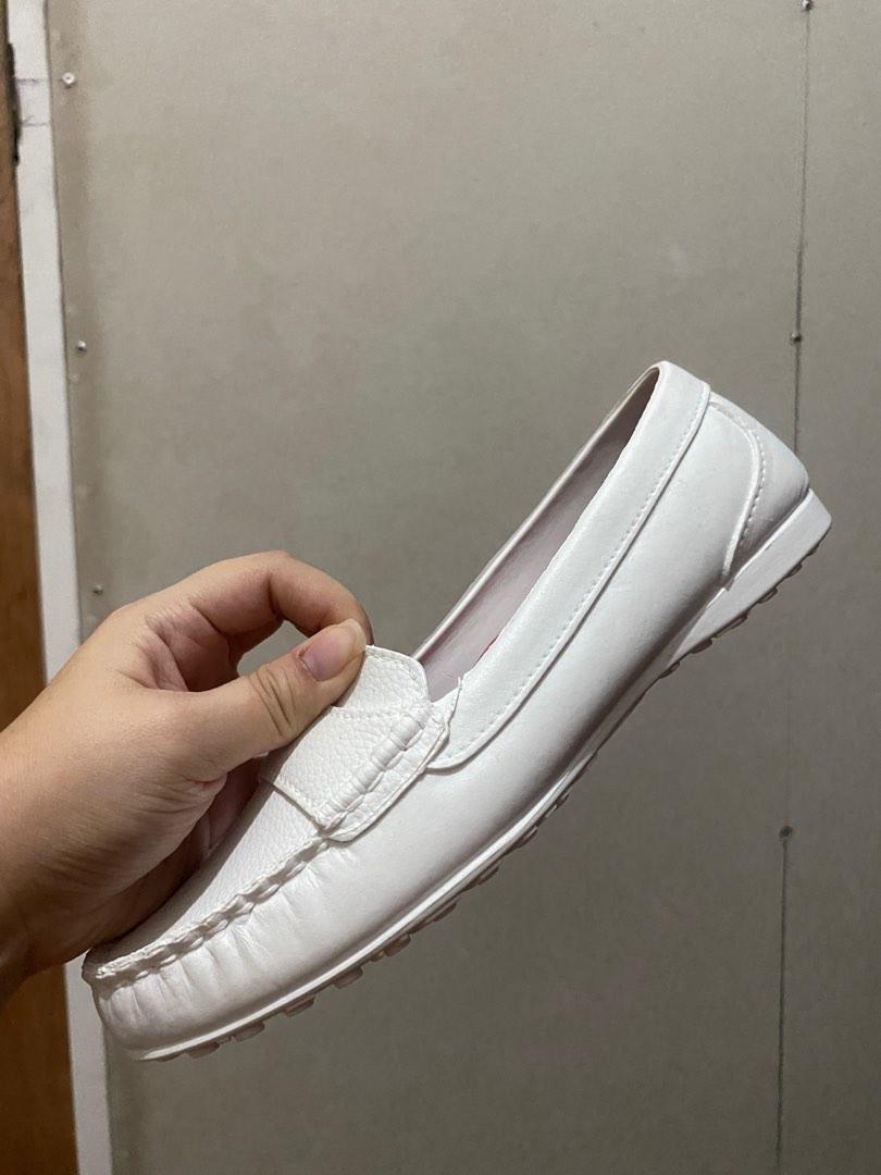 RUSH!!! Easysoft White Shoes, Women's Fashion, Footwear, Loafers on ...