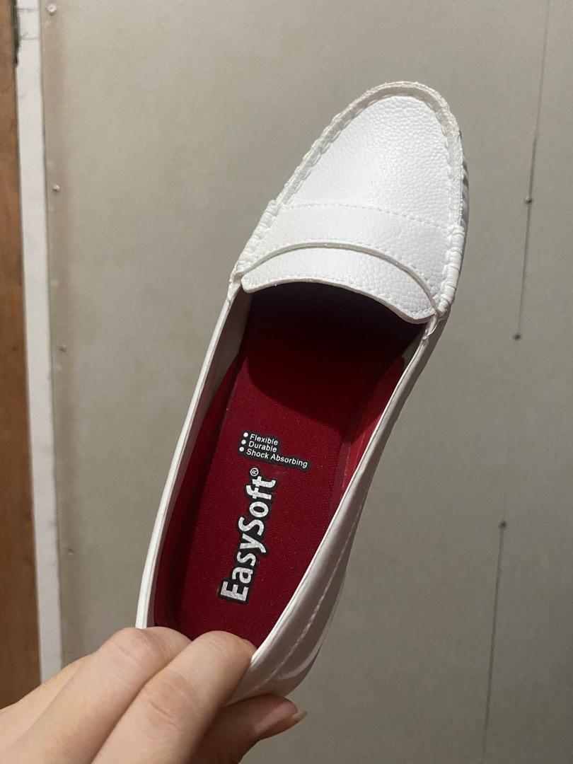 RUSH!!! Easysoft White Shoes, Women's Fashion, Footwear, Loafers on Carousell