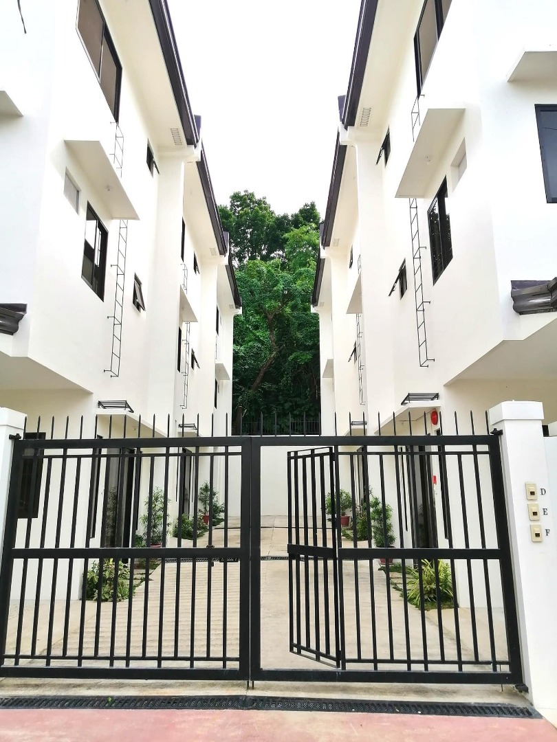 Exclusive & Gated 3-Storey Townhouse Units for Sale in La Milagrosa ...