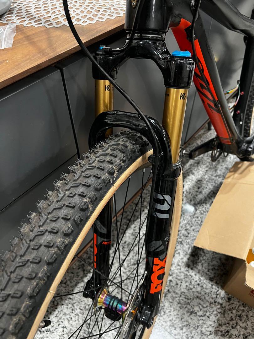 FOX 32 STEP CAST FACTORY FIT4 with remote, Sports Equipment, Bicycles ...