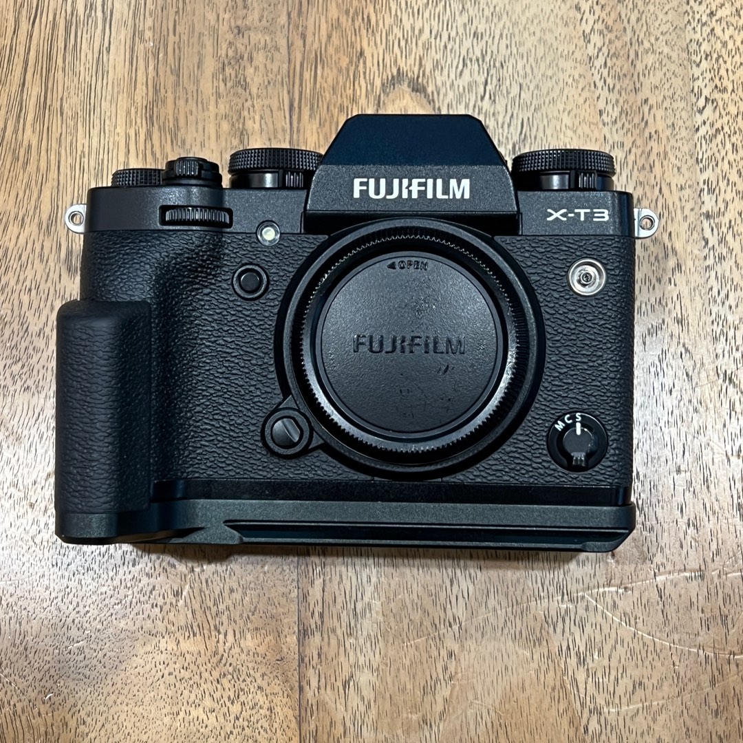 Fujifilm X-T3 with hand grip, Photography, Cameras on Carousell
