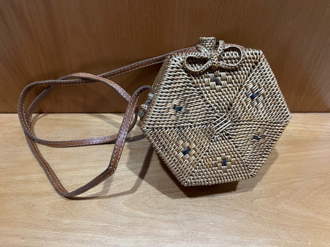 Unique Hexagonal Wicker/Rattan Bag, Women's Fashion, Bags & Wallets ...