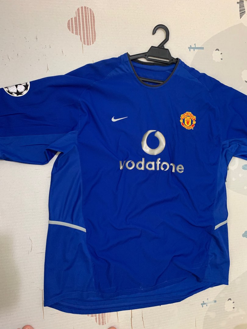 Manchester United 2002/2003 3rd Kit, Men's Fashion, Activewear on Carousell