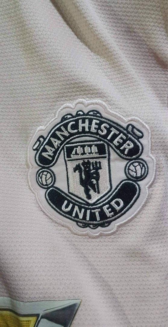 Manchester United Pink Jersey, Men's Fashion, Activewear on Carousell
