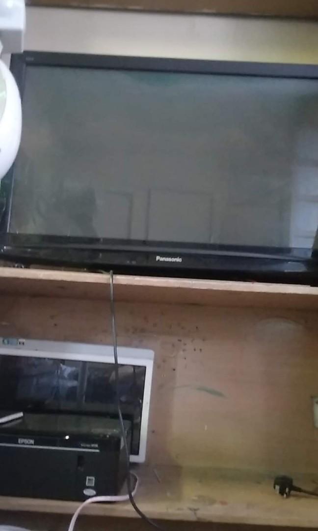 Panasonic Flat Screen TV, TV & Home Appliances, TV & Entertainment, TV on Carousell