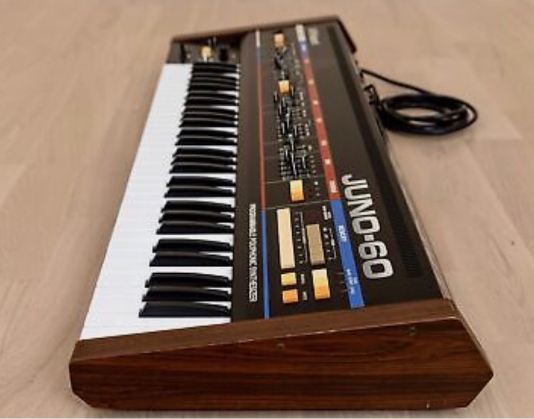 ROLAND JUNO 60 EXTREMELY RARE, Hobbies & Toys, Music & Media, Musical ...