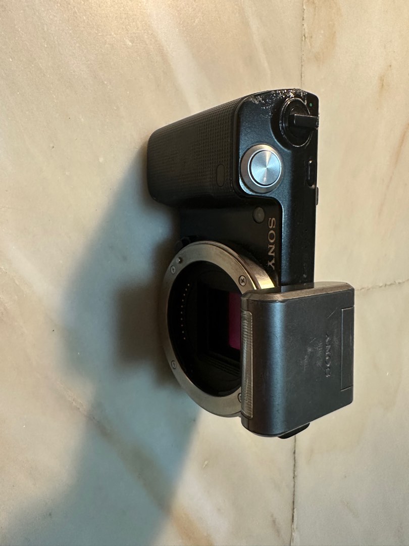 Sony nex 5 body, Photography, Cameras on Carousell