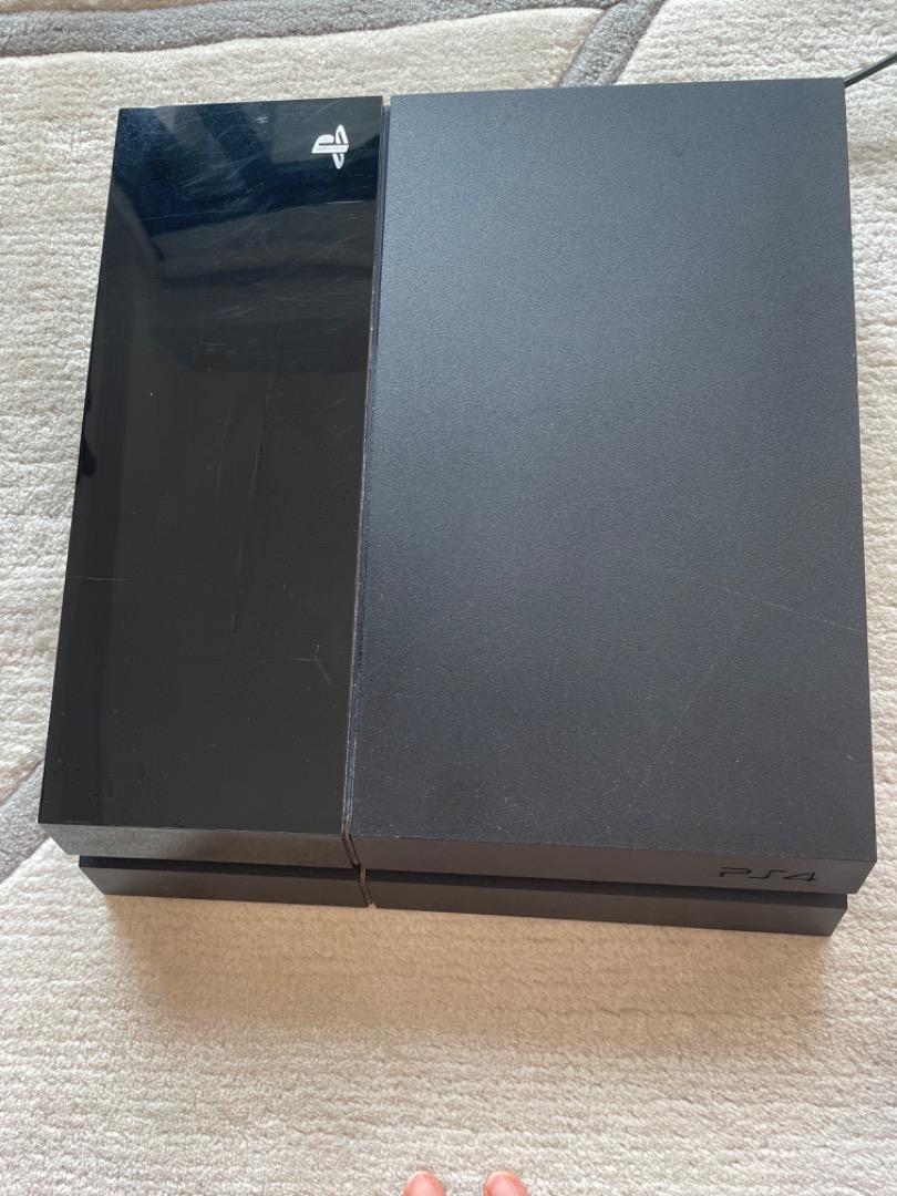 Sony PlayStation 4 incl Headphones and Games, 電子遊戲, 電子遊戲機, PlayStation - Carousell