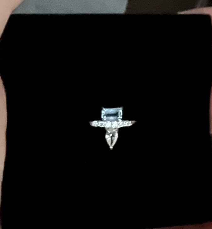 Sparkling blue ring, Women's Fashion, Jewelry & Organisers, Rings on ...