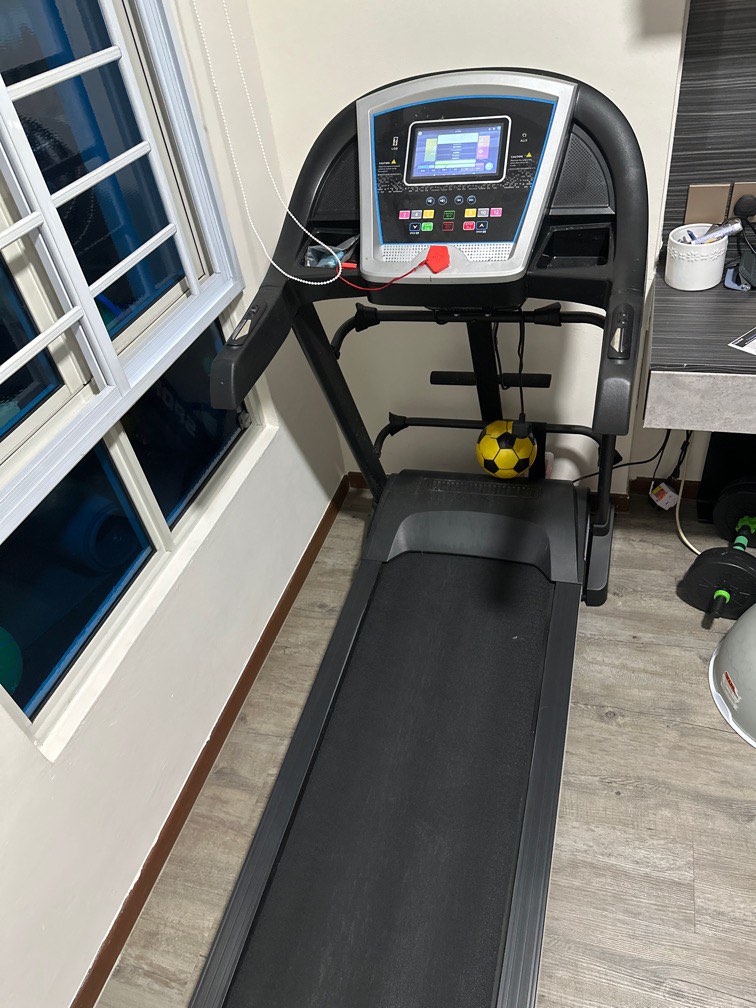 Well used Treadmill, Sports Equipment, Exercise & Fitness, Cardio ...
