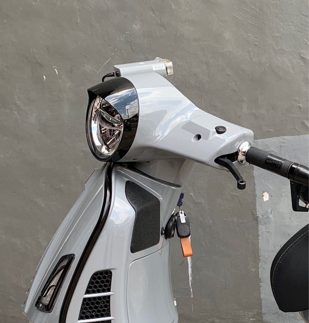 Vespa gts 300 headlight cap, Motorcycles, Motorcycle Accessories on ...