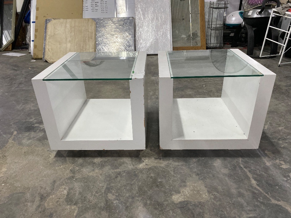 Wooden Glass Top Side Table White Colour / Meja Sisi Atas Kaca Kayu ...