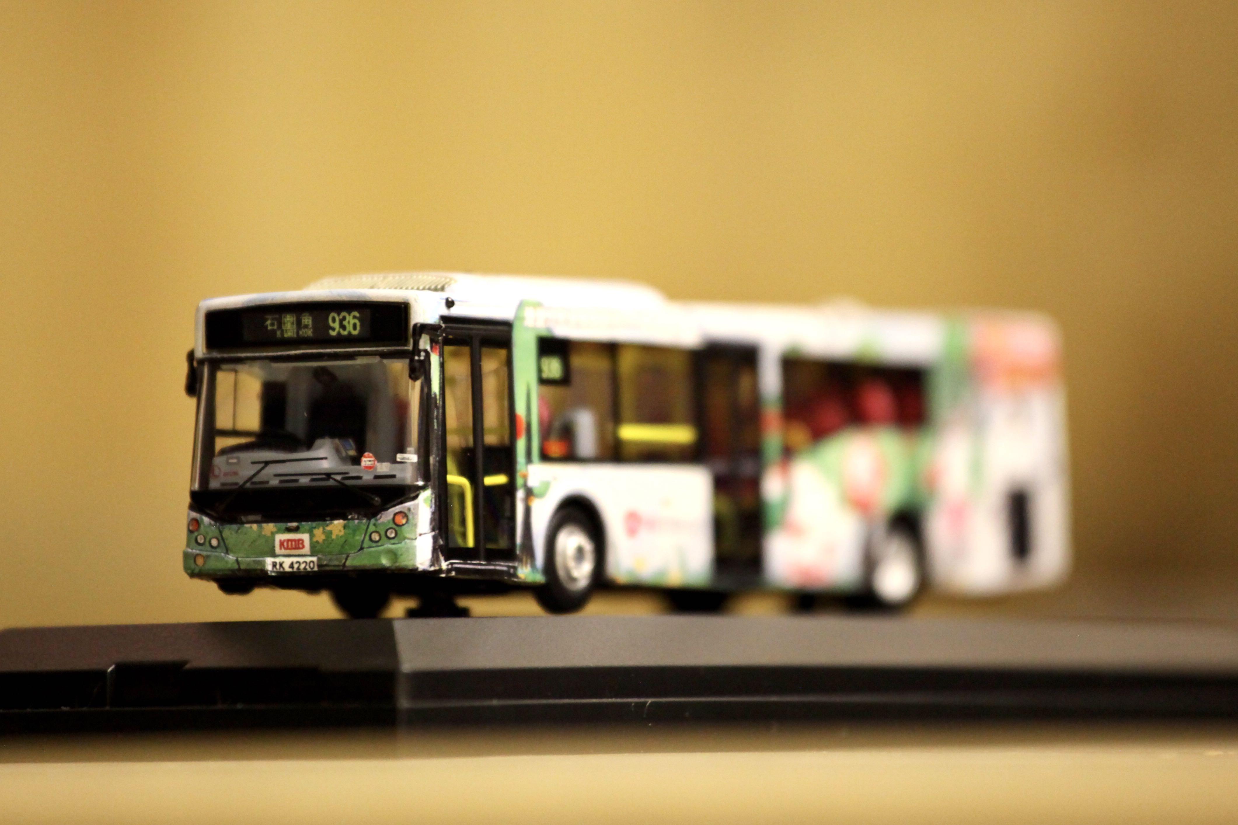 1:76 KMB 九巴 AVC66 RK4220@936 Volvo B7 MCV 珮氏驅蚊爽全車身廣告 巴士模型, 興趣及遊戲, 玩具 ...