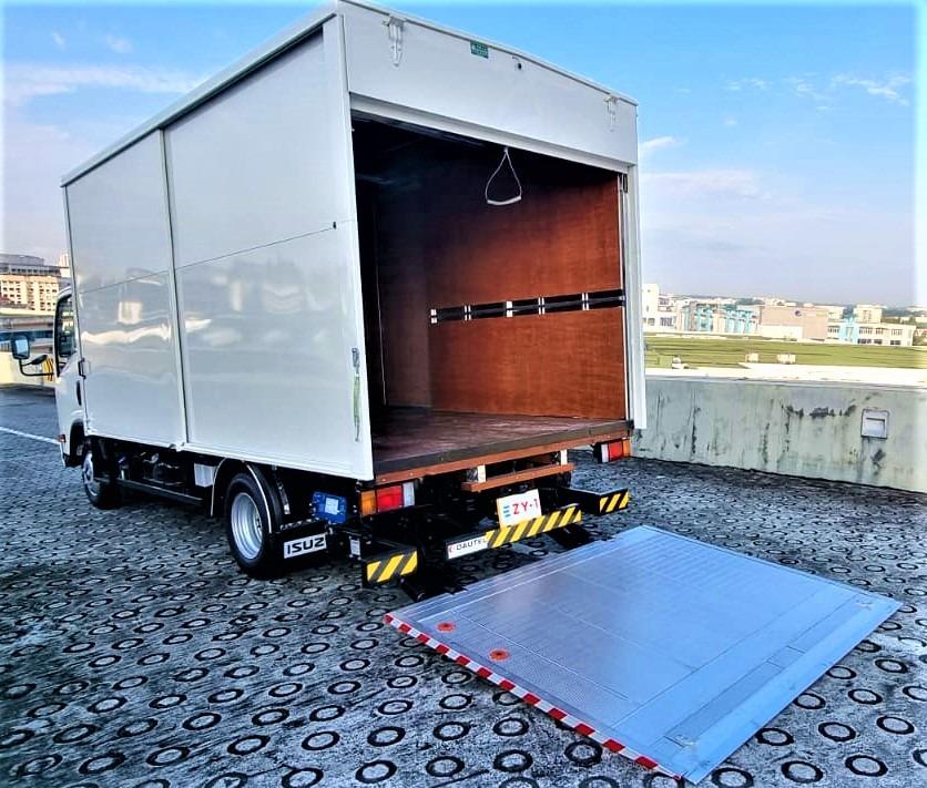 BOX Truck with Tailgate, Cars, Commercial Vehicles, New on Carousell