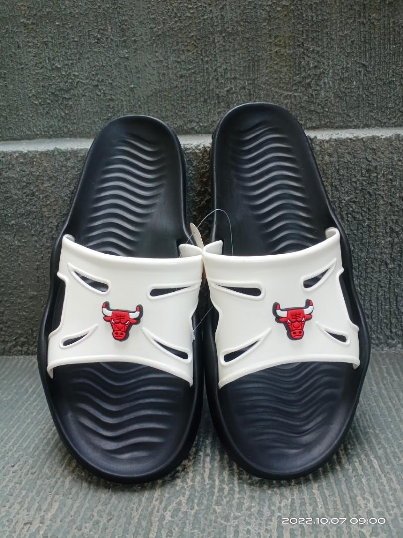 CHICAGO BULLS SLIDES, Men's Fashion, Footwear, Slippers & Slides on ...