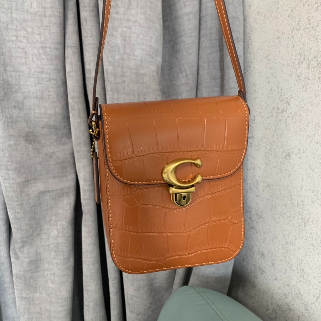 COACH Studio Mobile Bag, Women's Fashion, Bags & Wallets, Backpacks on ...