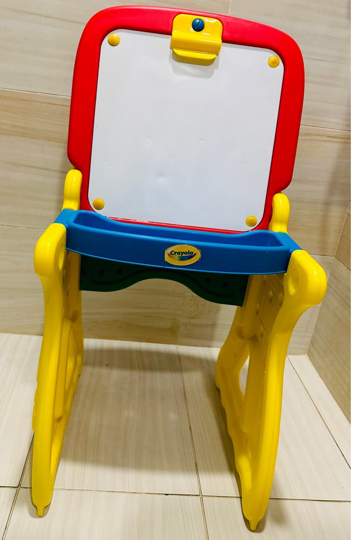 Crayola Play N’ Fold Art Studio, Babies & Kids, Baby Nursery & Kids ...