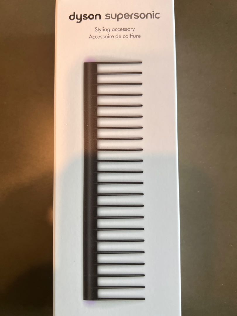 Dyson Detangling Comb, Beauty & Personal Care, Hair on Carousell