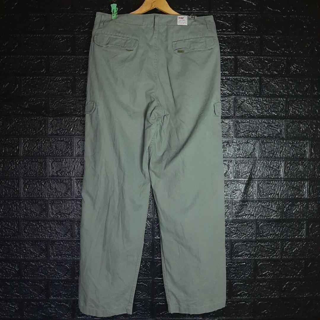 Levi's Cargo pants, Men's Fashion, Bottoms, Chinos on Carousell