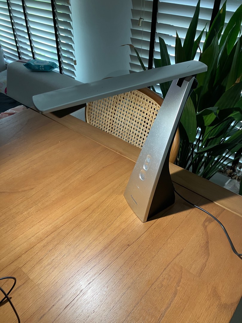 Panasonic SQ-LD221 LED desk lamp, Furniture & Home Living, Lighting ...