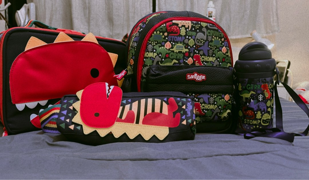 Smiggle teeny tiny bag, Babies & Kids, Babies & Kids Fashion on Carousell