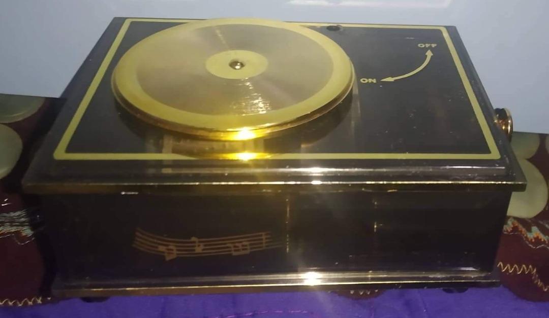 TOYO "Swan Lake" Music Box Musical Movements, Hobbies & Toys ...