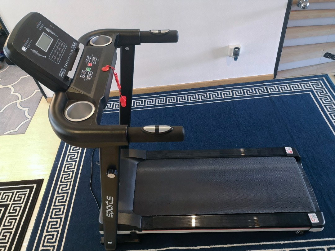 Treadmill equipped w/Bluetooth audio speaker, Sports Equipment ...