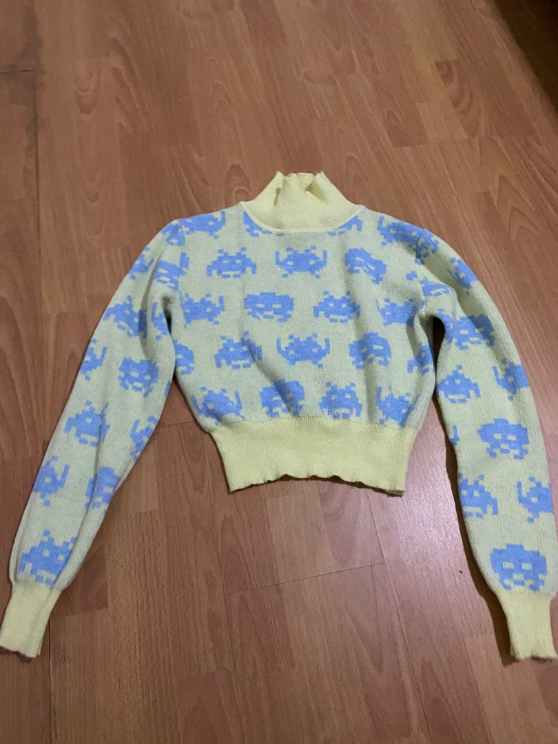 Zara Alien Invasion cropped sweater, Women's Fashion, Coats, Jackets ...