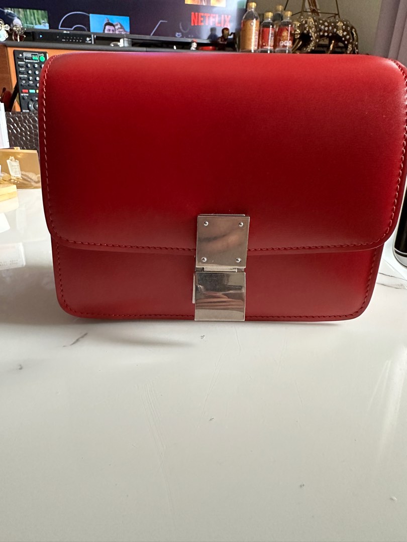 Celine classic mini box, 她的時尚, 包包、錢包, 錢包、皮夾在旋轉拍賣