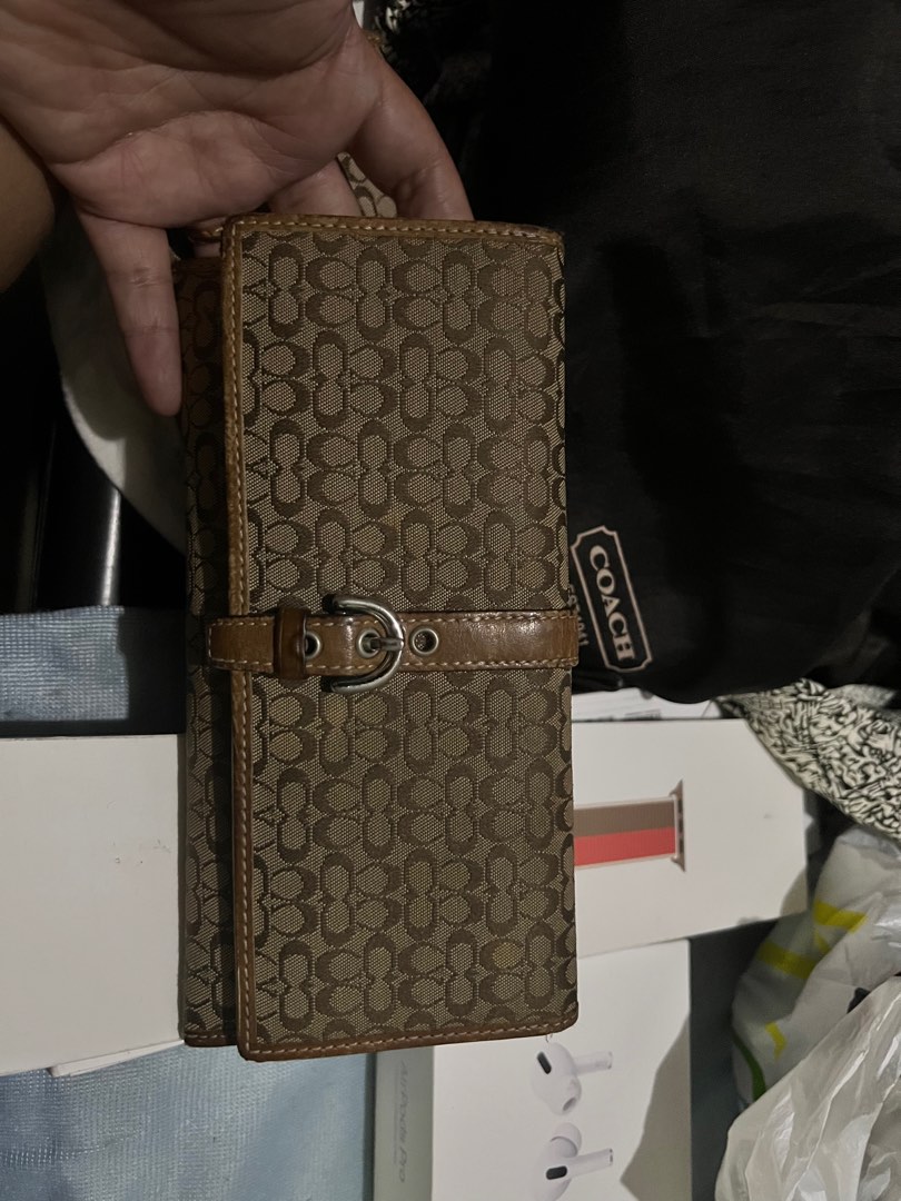Coach long wallet, Women's Fashion, Bags & Wallets, Wallets & Card ...