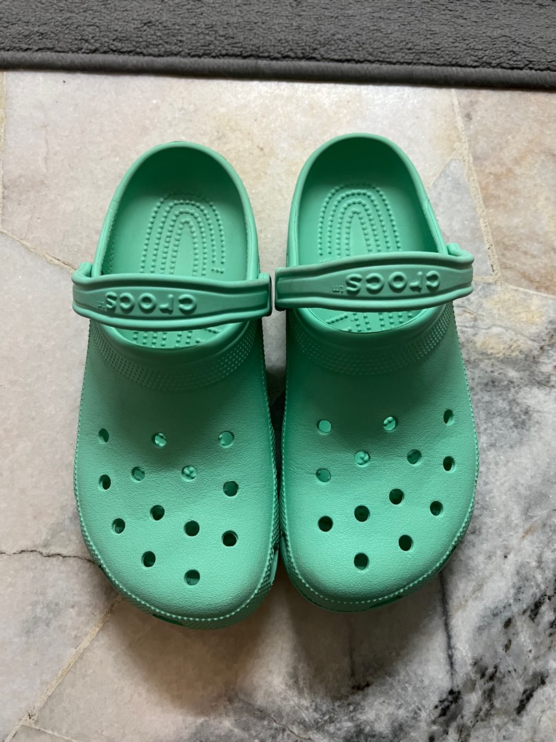 CROCS classic clog Green lime, Women's Fashion, Footwear, Flipflops and ...