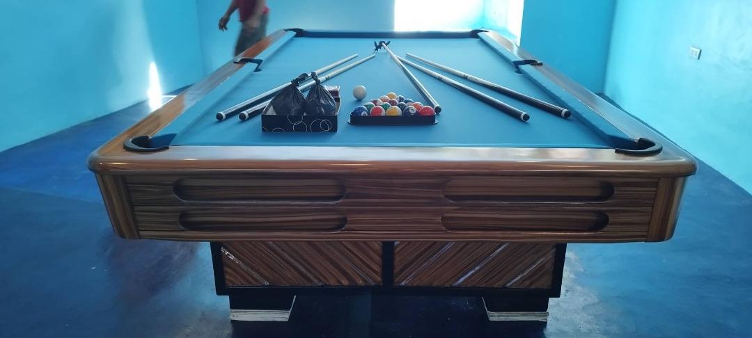 DUCCO FULLY REFURBISHED STANDARD BILLIARD TABLE WITH COMPLETE BRAND NEW ...