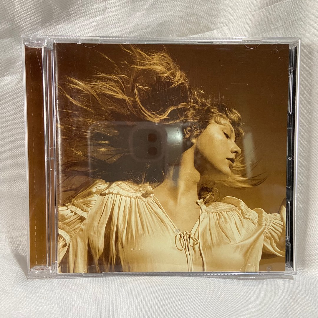 Fearless (taylor's version) CD Album by Taylor Swift, Hobbies & Toys ...