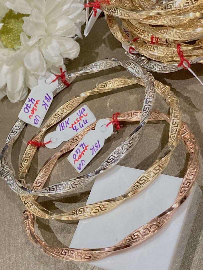 Fendi Twisted Bangle 18k Japan gold, Women's Fashion, Jewelry ...