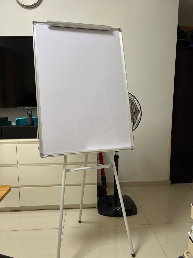 Flip chart board cum white board c/w 1 packet paper flip chart, Hobbies ...