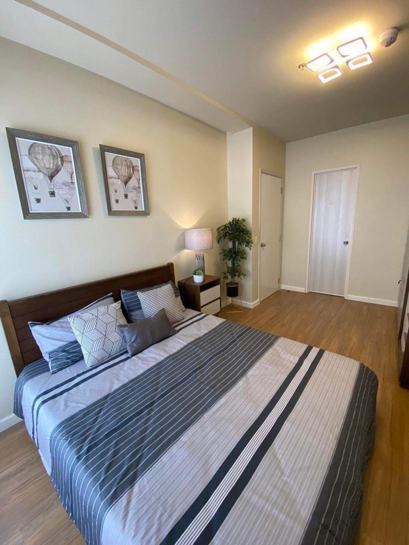 For Rent The Montane 2 bedroom unit bi level in BGC taguig near Uptown ...