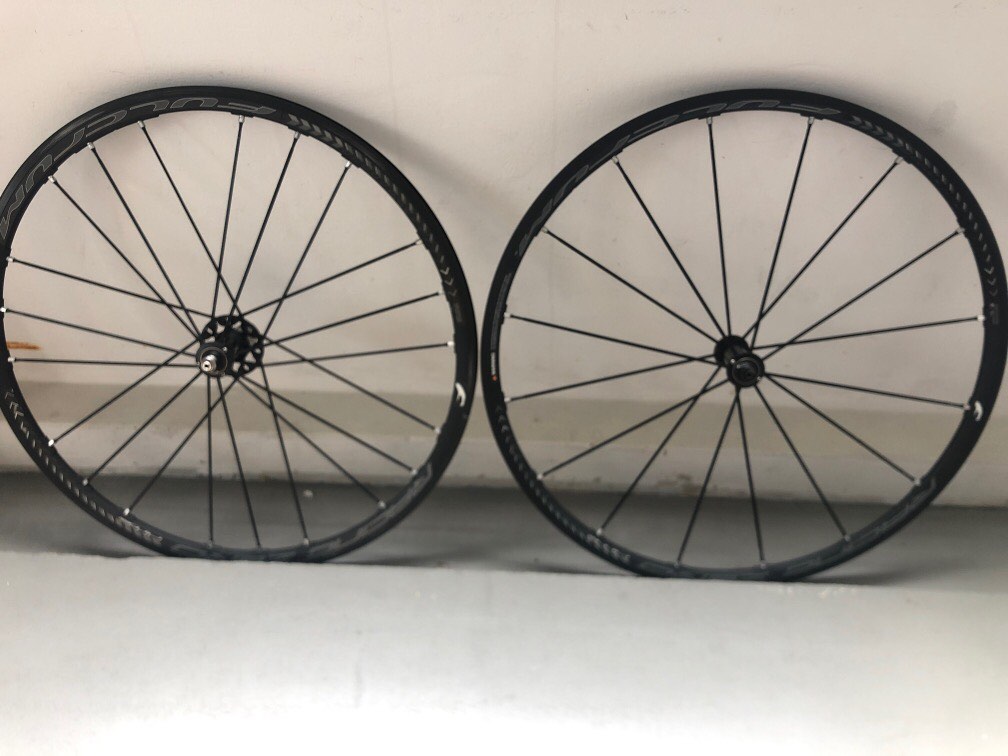 Fulcrum racing zero nite rim brake clincher, Sports Equipment, Bicycles ...