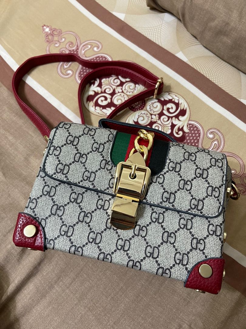 GD, Women's Fashion, Bags & Wallets, Shoulder Bags on Carousell