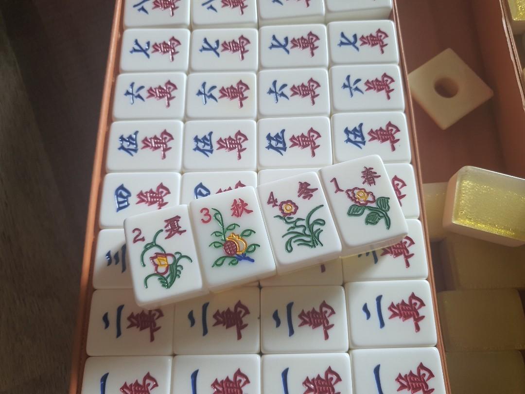 Gold Glitter Mahjong Set, Hobbies & Toys, Toys & Games on Carousell