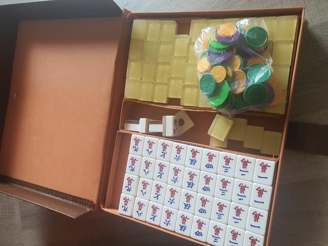 Gold Glitter Mahjong Set, Hobbies & Toys, Toys & Games on Carousell