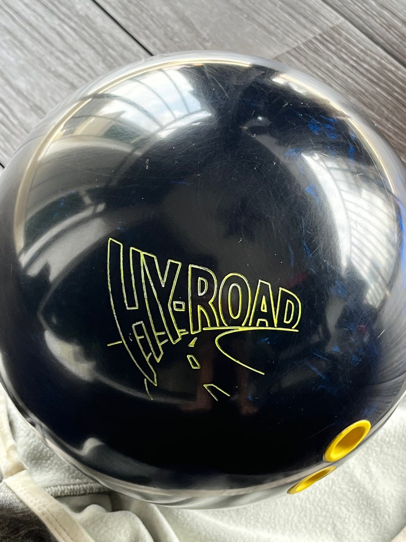 Hyroad bowling ball 14 pds, Sports Equipment, Sports & Games, Billiards & Bowling on Carousell