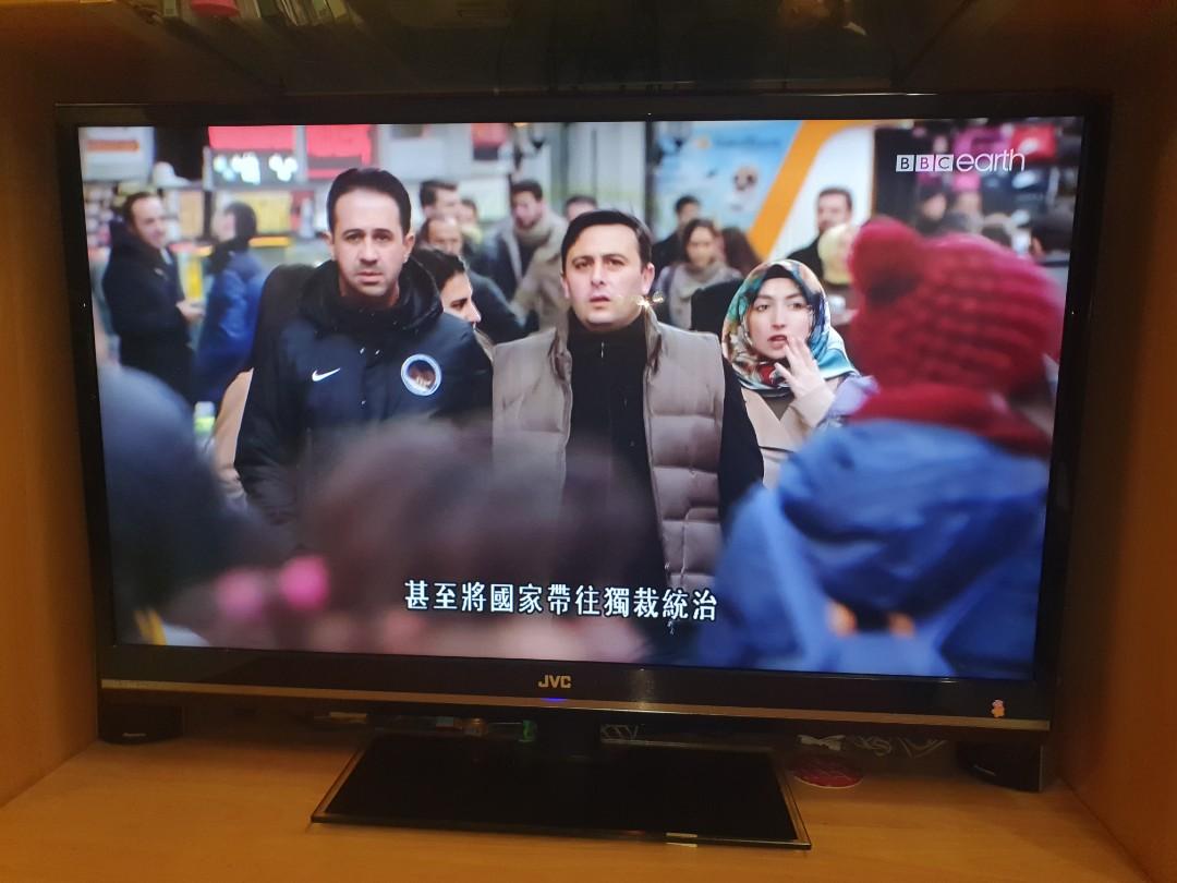 JVC 46 inch TV with Universal TV Stand, TV & Home Appliances, TV ...