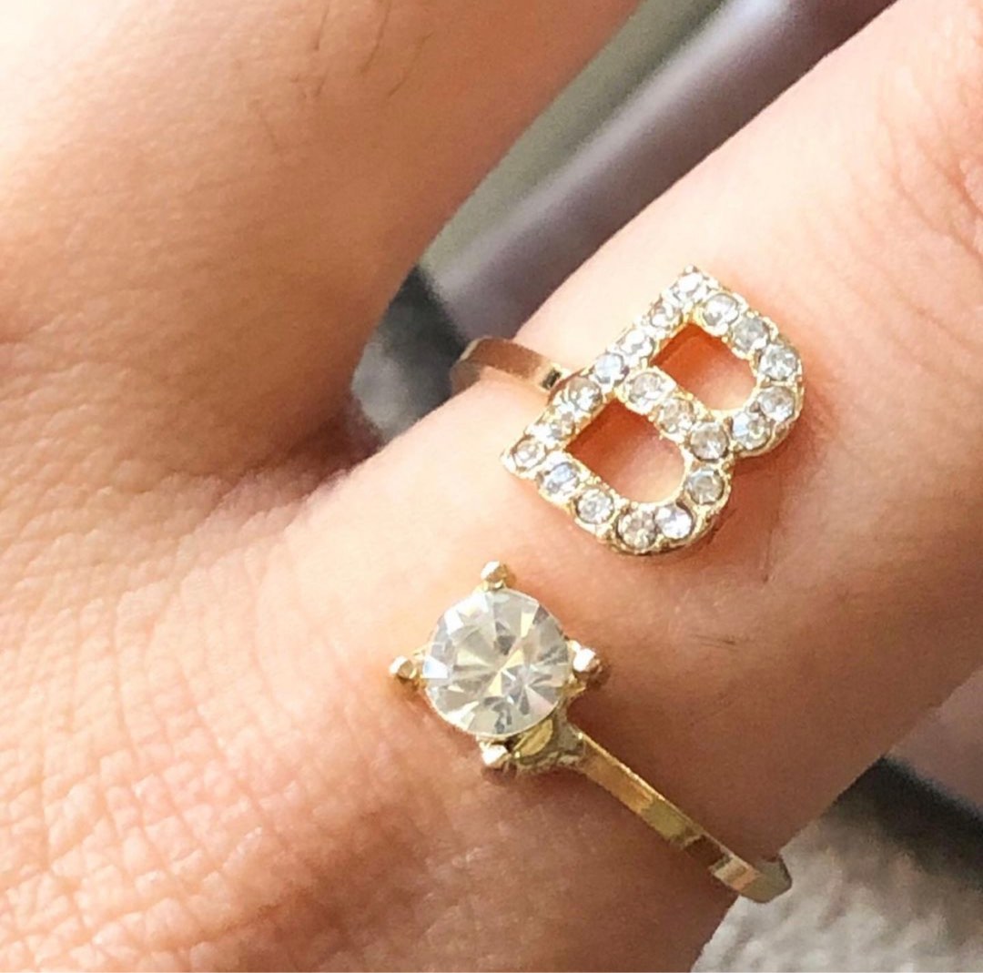 Letter B Ring, Women's Fashion, Jewelry & Organizers, Rings on Carousell