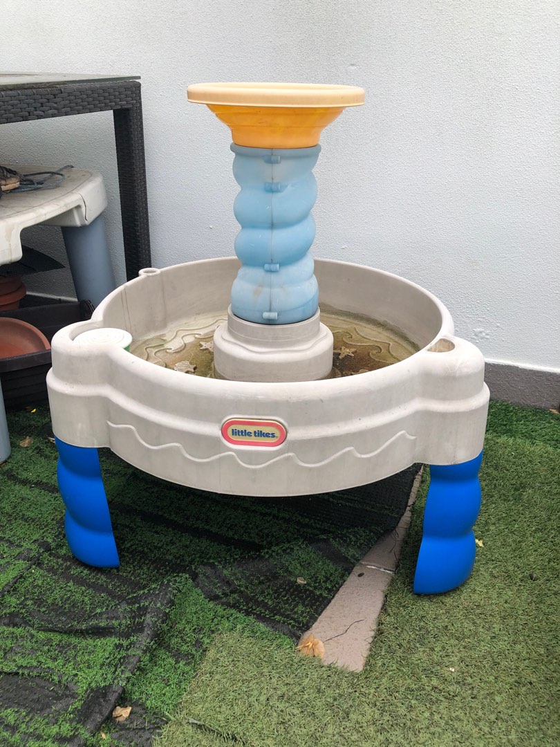 Little Tikes outdoor Water table / water play or sand play, Hobbies ...