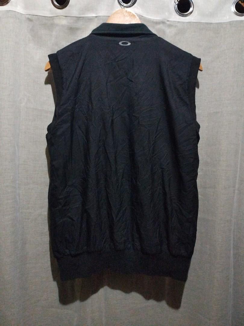 OAKLEY VEST, Men's Fashion, Tops & Sets, Vests on Carousell